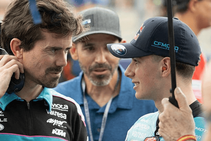 David Alonso se prepara para Silverstone en Inglaterra, la próxima carrera de Moto2 Título del sitio